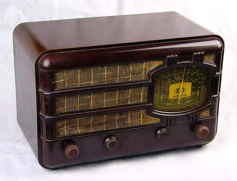 Australian Vintage Radios collection | Smith Sound Studios