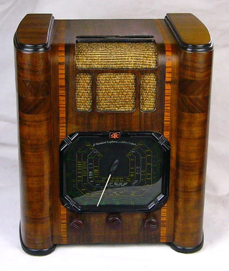 Australian Vintage Radios collection | Smith Sound Studios