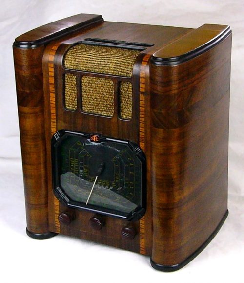 Australian Vintage Radios collection | Smith Sound Studios